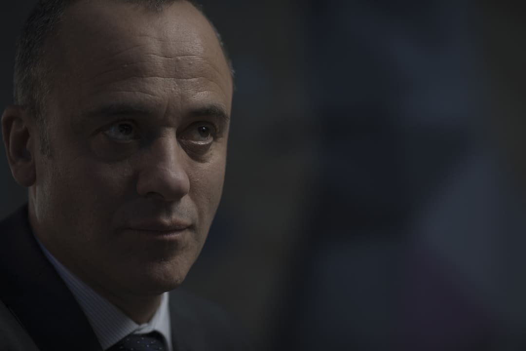 Crítica de la película Hogar (Netflix) con Javier Gutiérrez y Mario Casas